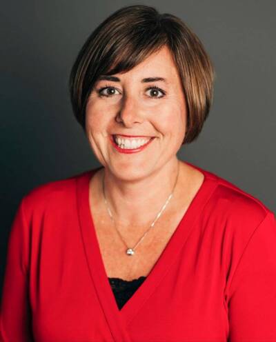 Laura Custis - Muscatine Office - Ruhl&Ruhl Realtors